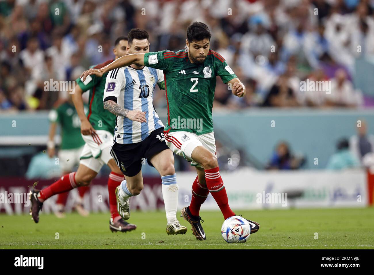 Ville de LUSAIL - (l-r) Lionel Messi d'Argentine, Nestor Araujo du ...