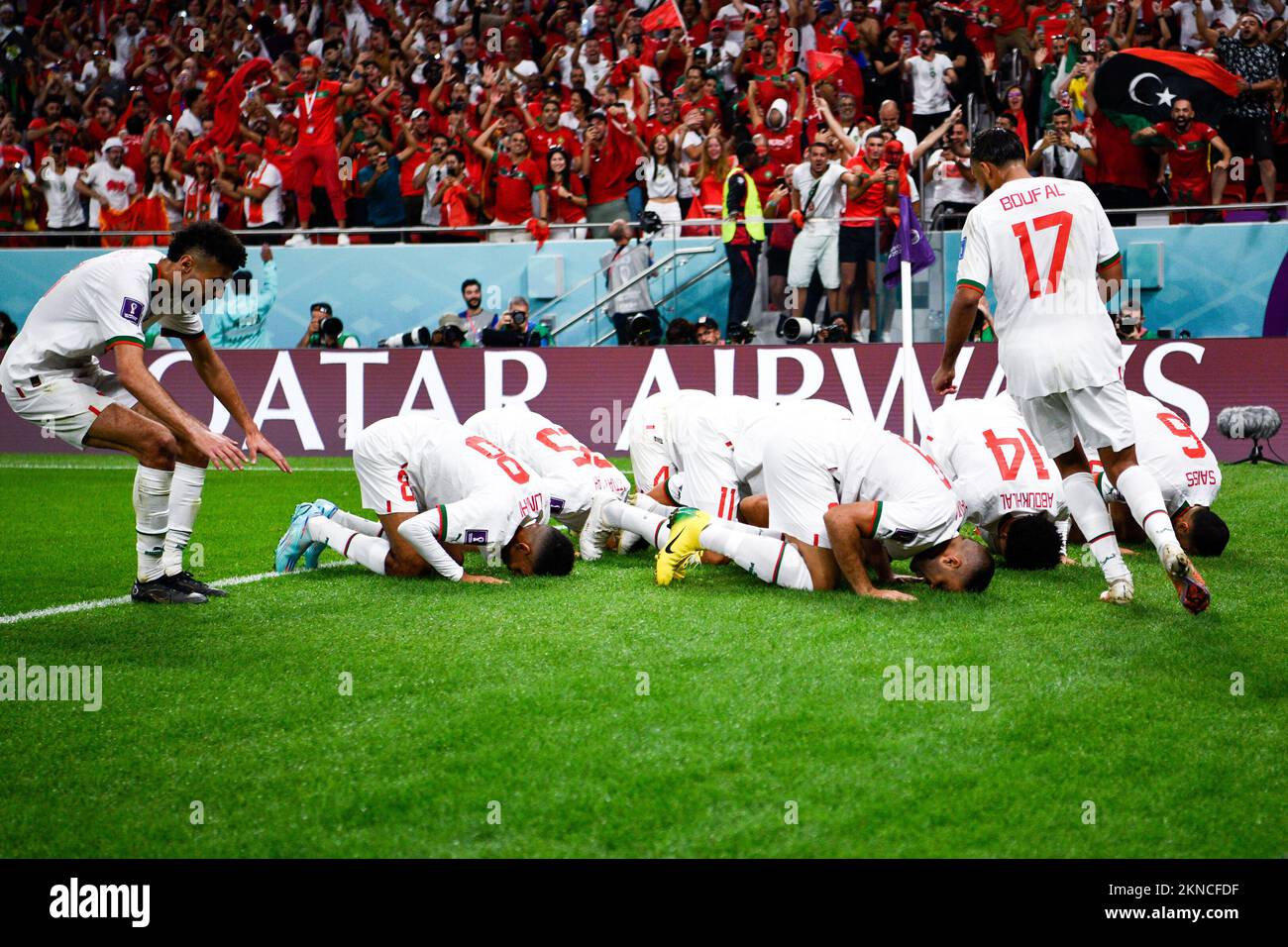 DOHA, QATAR - NOVEMBRE 27 : Abdelhamid Sabiri, du Maroc, fête avec ses ...