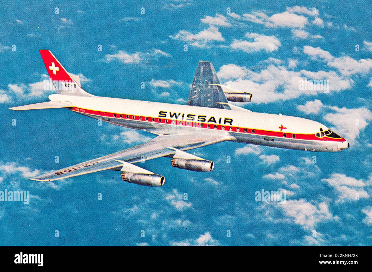 Un ancien avion suisse McDonnell Douglas DC8 survolant le territoire ...