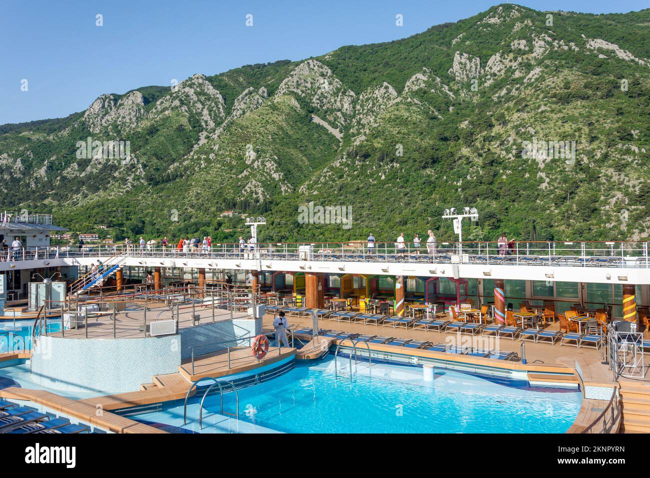 Littoral du pont du bateau de croisière Marell Explorer II, baie de ...
