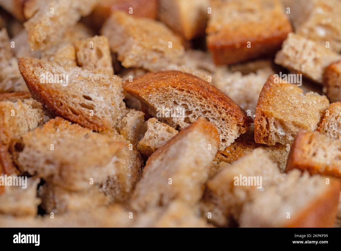 Bread cubes Banque de photographies et d’images à haute résolution - Alamy