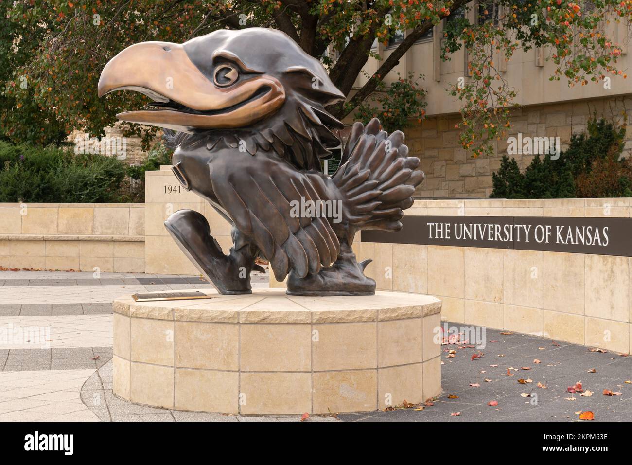 Statue de jayhawk de 1946 Banque de photographies et d’images à haute ...