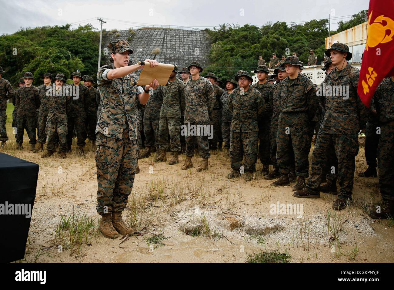 ÉTATS-UNIS Rebecca Serrano, capitaine du corps maritime, adjudant du ...