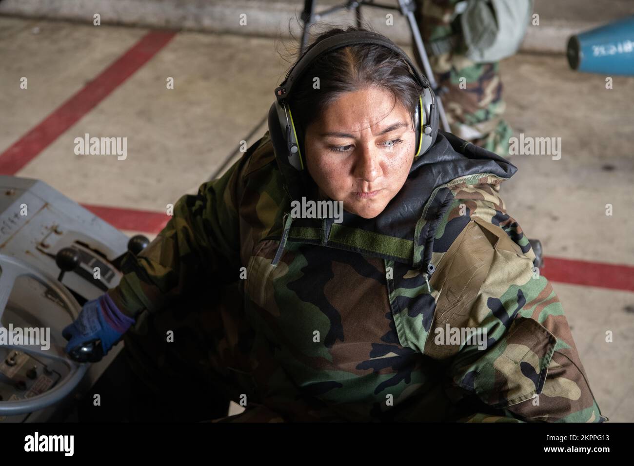 ÉTATS-UNIS Air Force Airman 1st classe Michelle Santos, membre de l ...