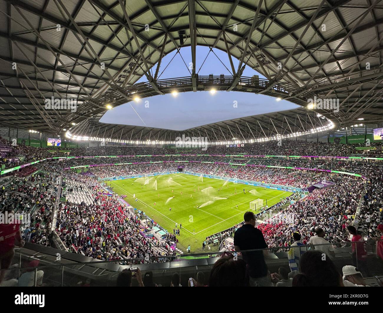 Vue intérieure du stade Education City, un lieu de la coupe du monde de la FIFA, Qatar 2022, à ...