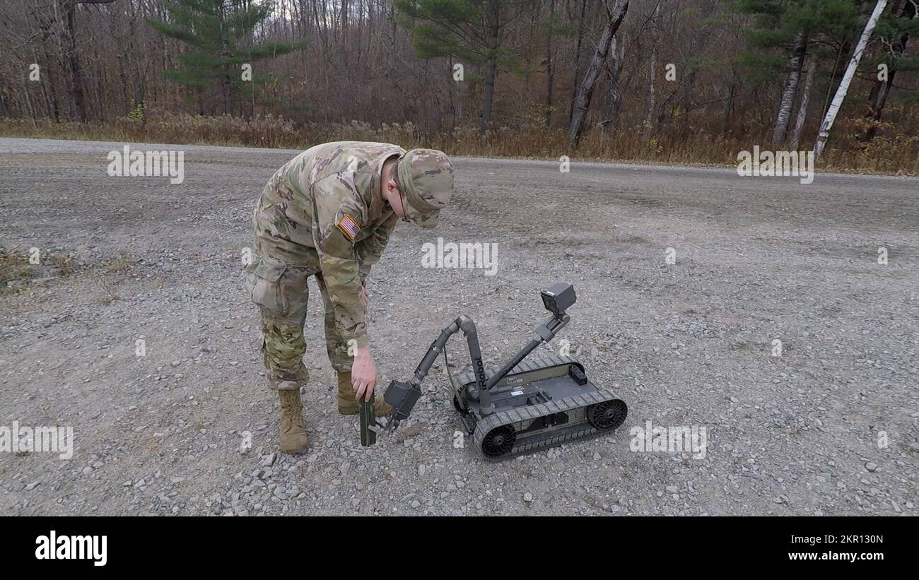 Soldier of Bravo Company, 572nd Brigade Engineer Battalion, 86th ...