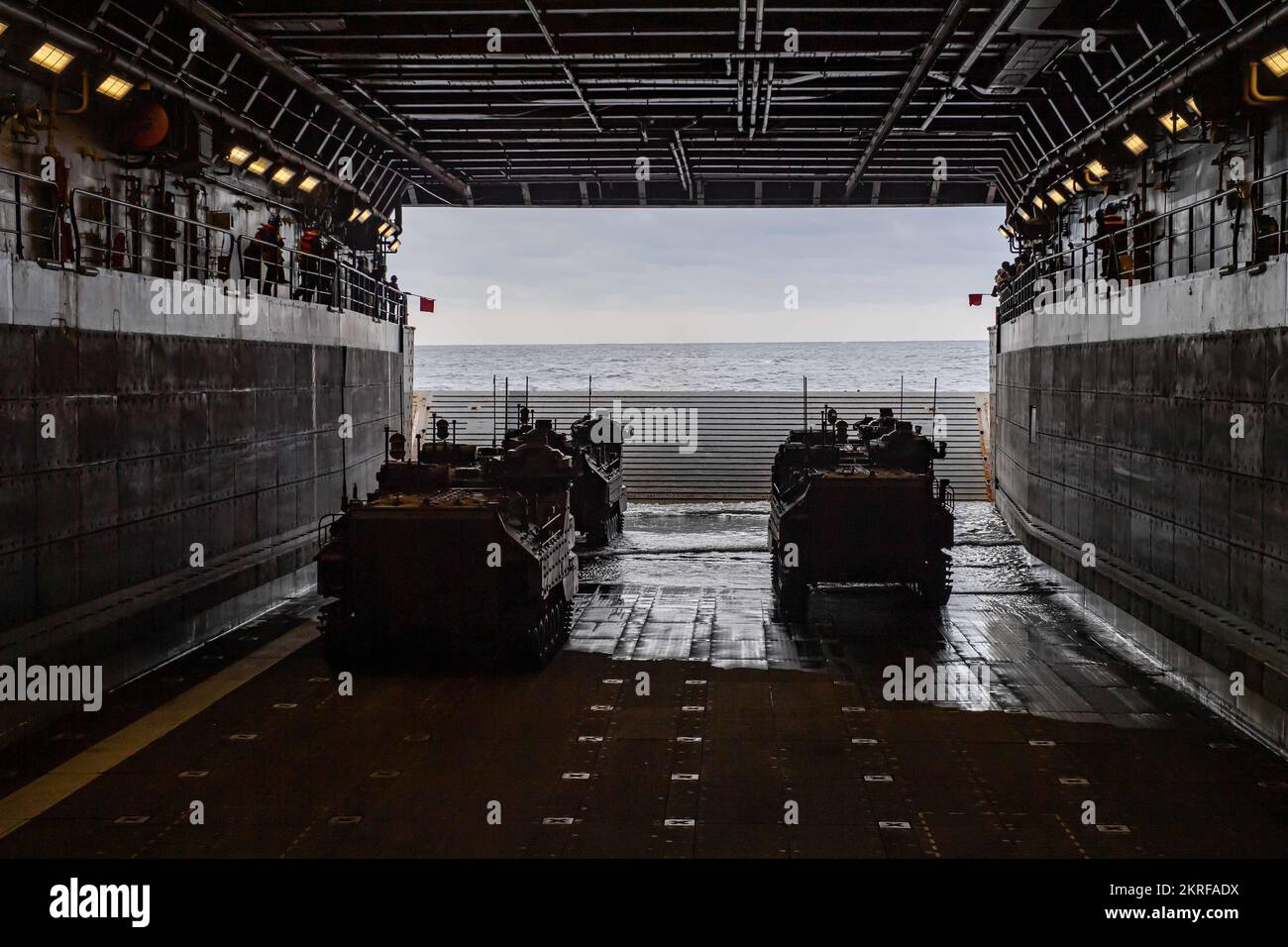 221115-N-XB010-1001 MER DES PHILIPPINES (NOV 15, 2022) – marins ...