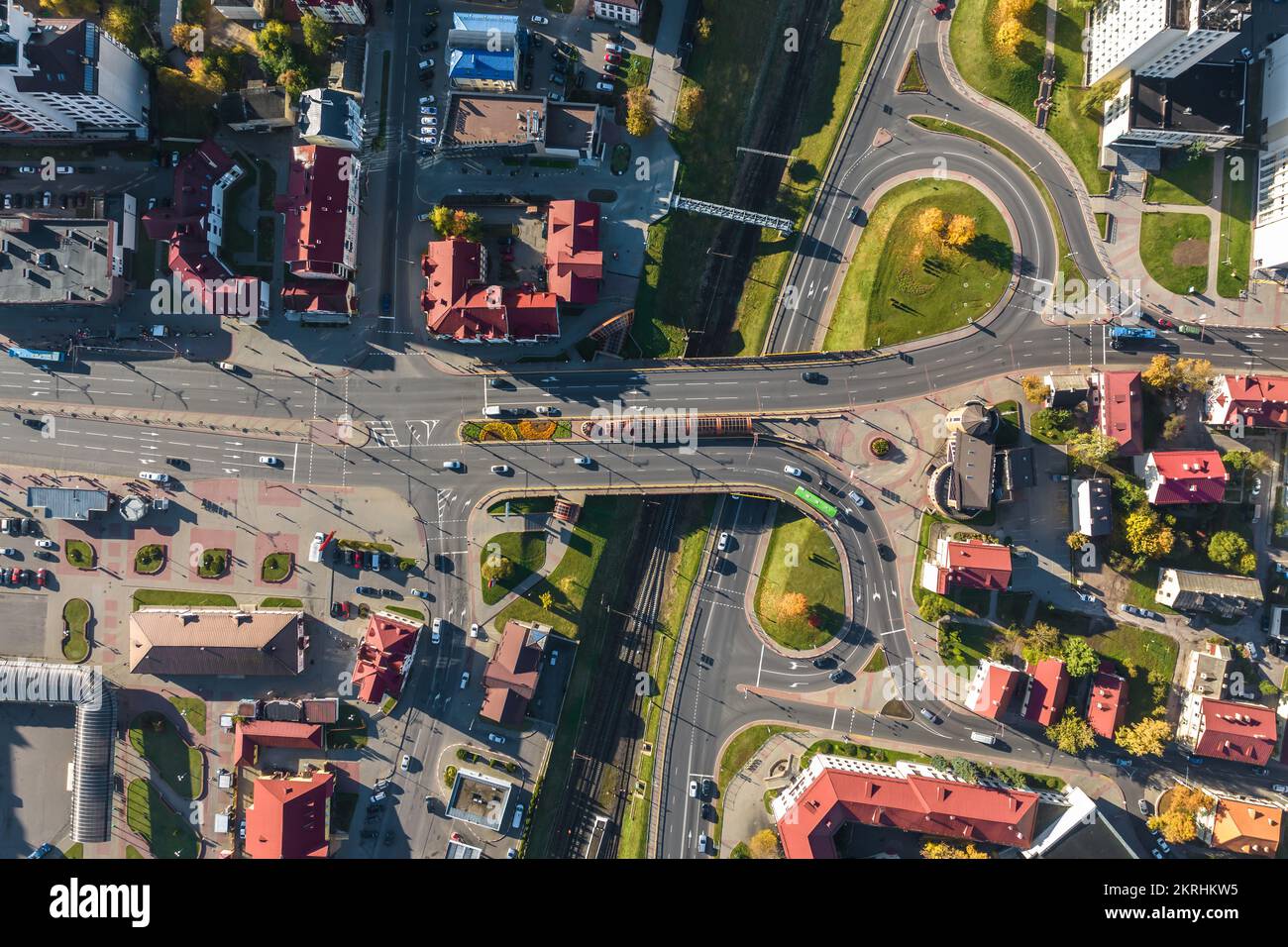 vue aérienne de l'échangeur de route ou de l'intersection d'autoroute ...