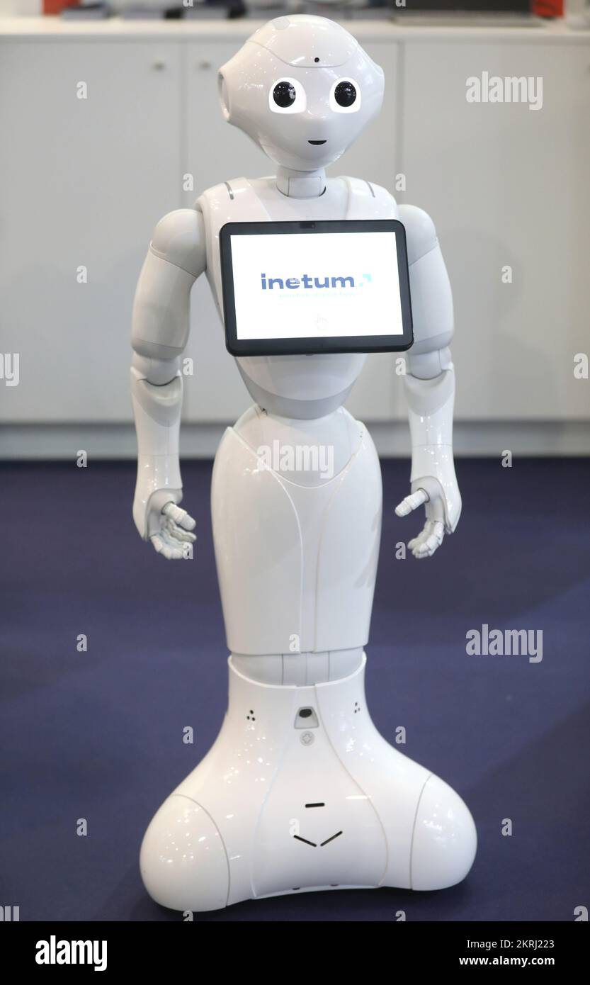 Barcelone, Espagne. 28 février 2022. Pepper, le robot humanoïde ...