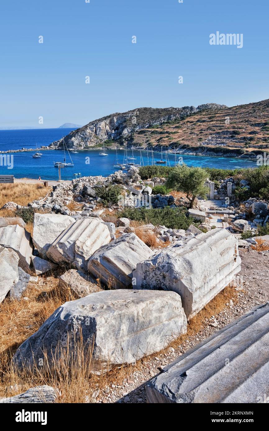 Datça, Muğla, Turquie, septembre 2021: Baie de Knidos et vestiges ...