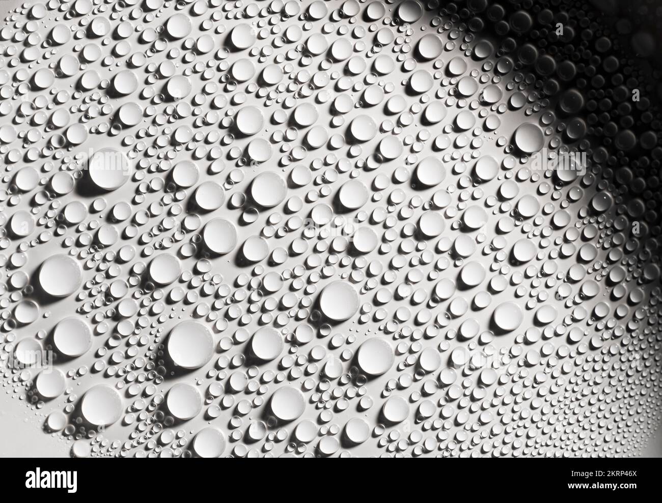 Goutte d'eau de condensation Banque de photographies et d’images à ...