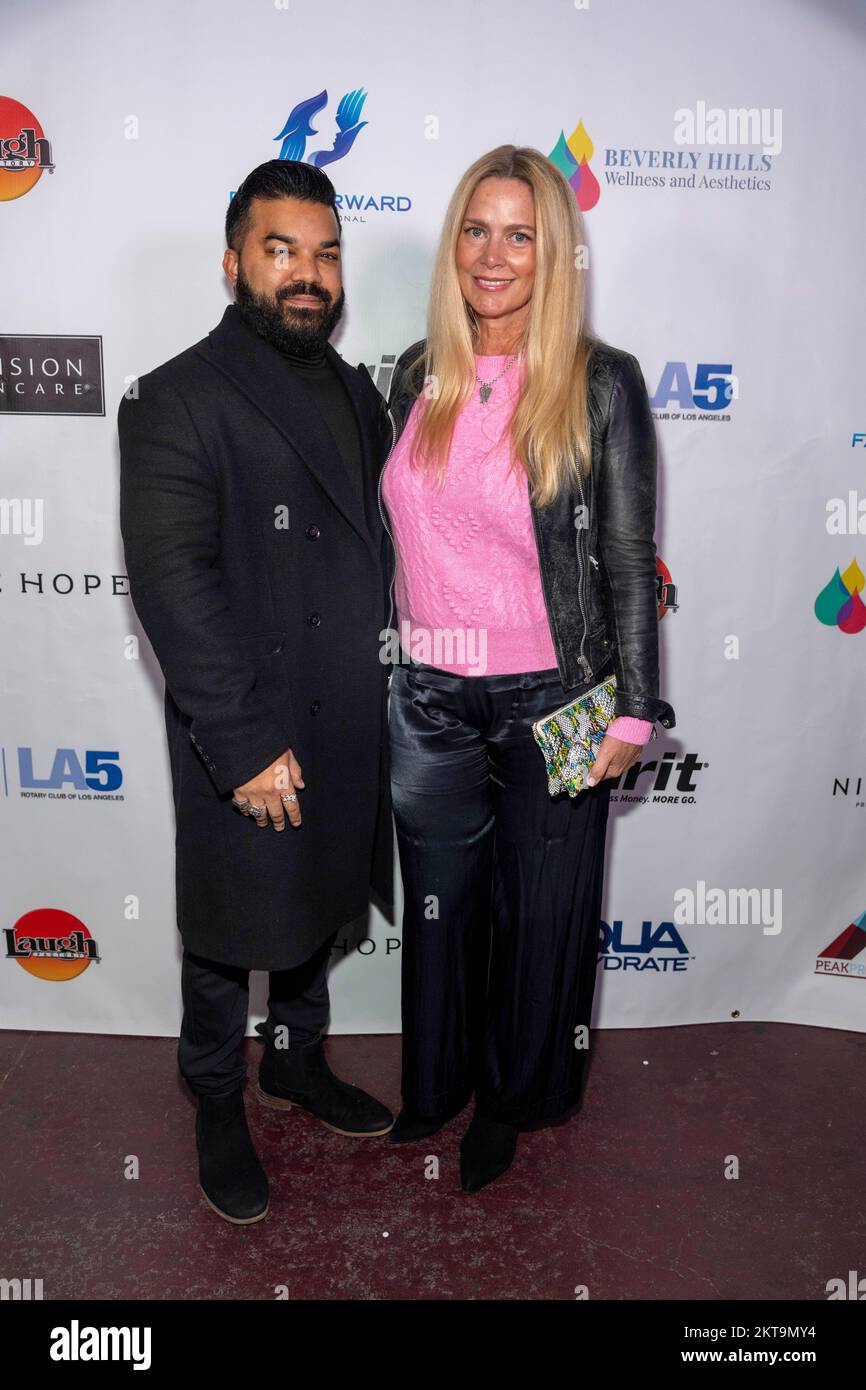 Los Angeles, CA sur 28 novembre 2022 Adrian Dev, Anna Colona assistez au spectacle comique ...