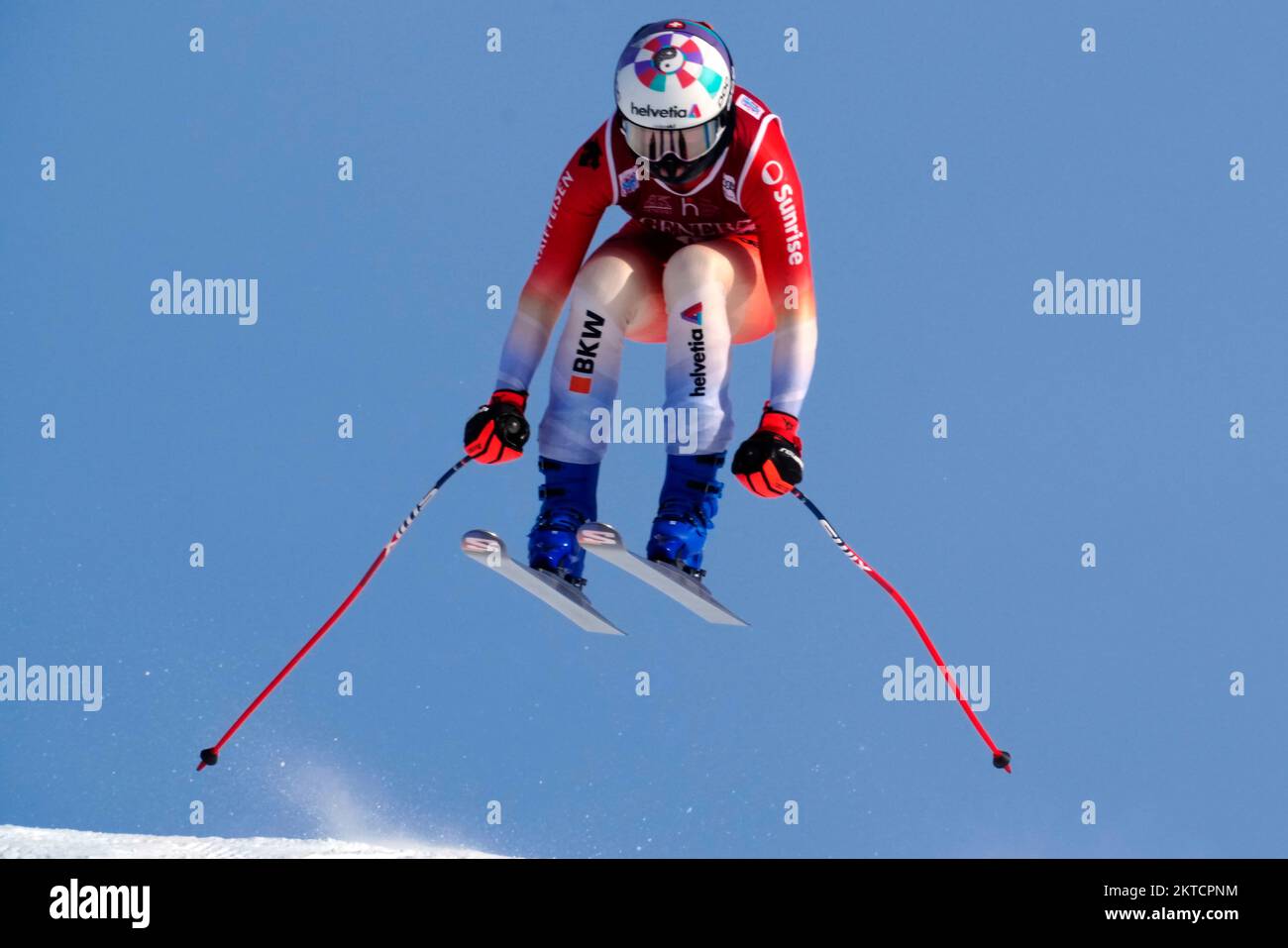 Lac Louise, Alberta, 29 novembre 2022. Michelle Gisin, de Suisse, vole ...