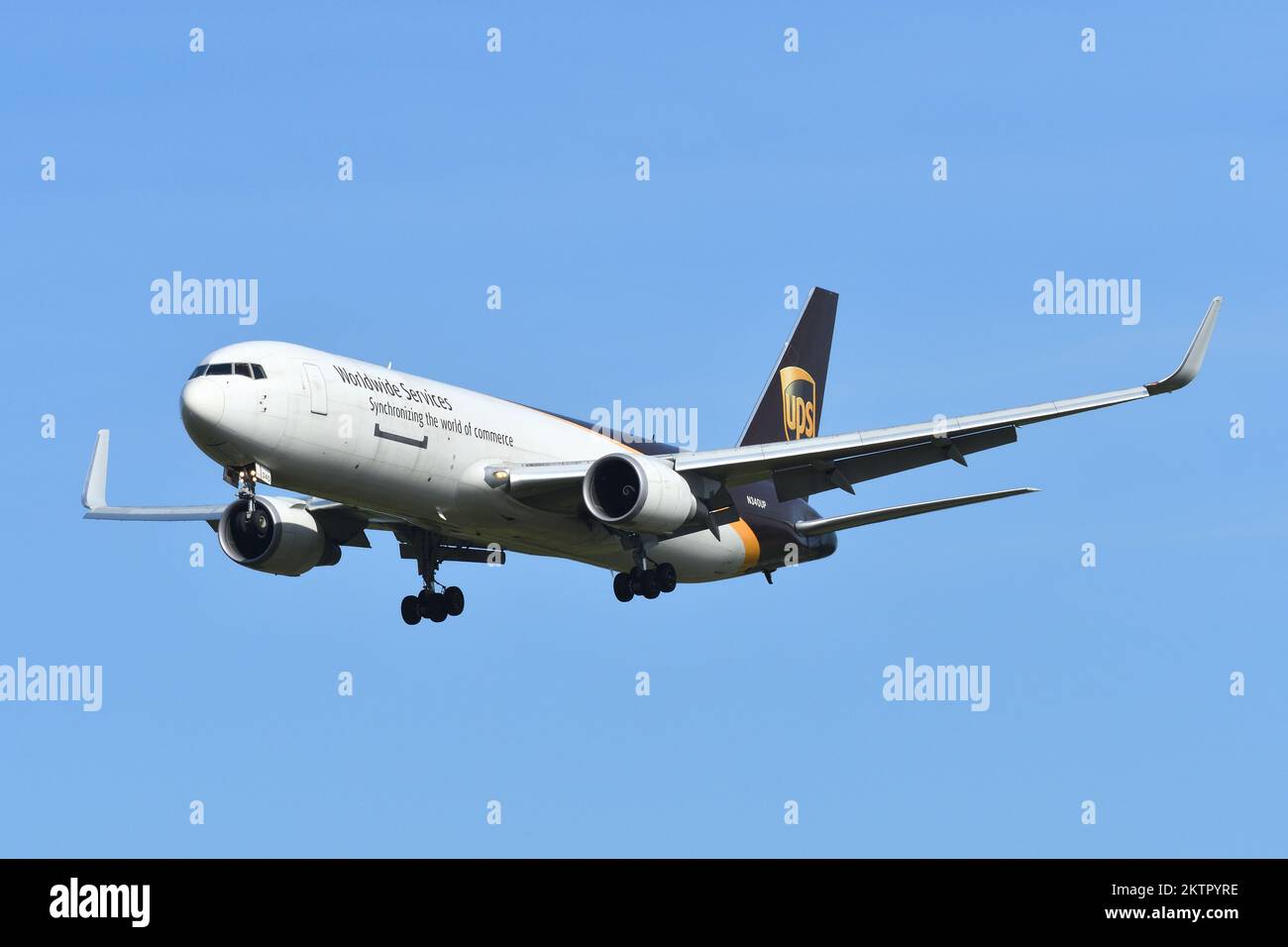 Ups avion Banque de photographies et d’images à haute résolution - Alamy