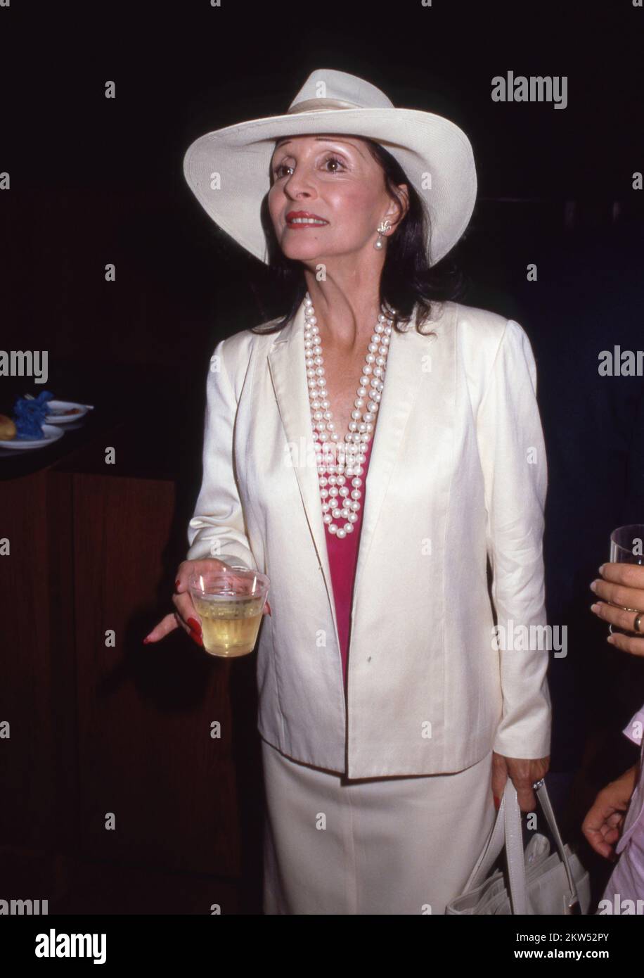 Pilar wayne Banque de photographies et d’images à haute résolution - Alamy