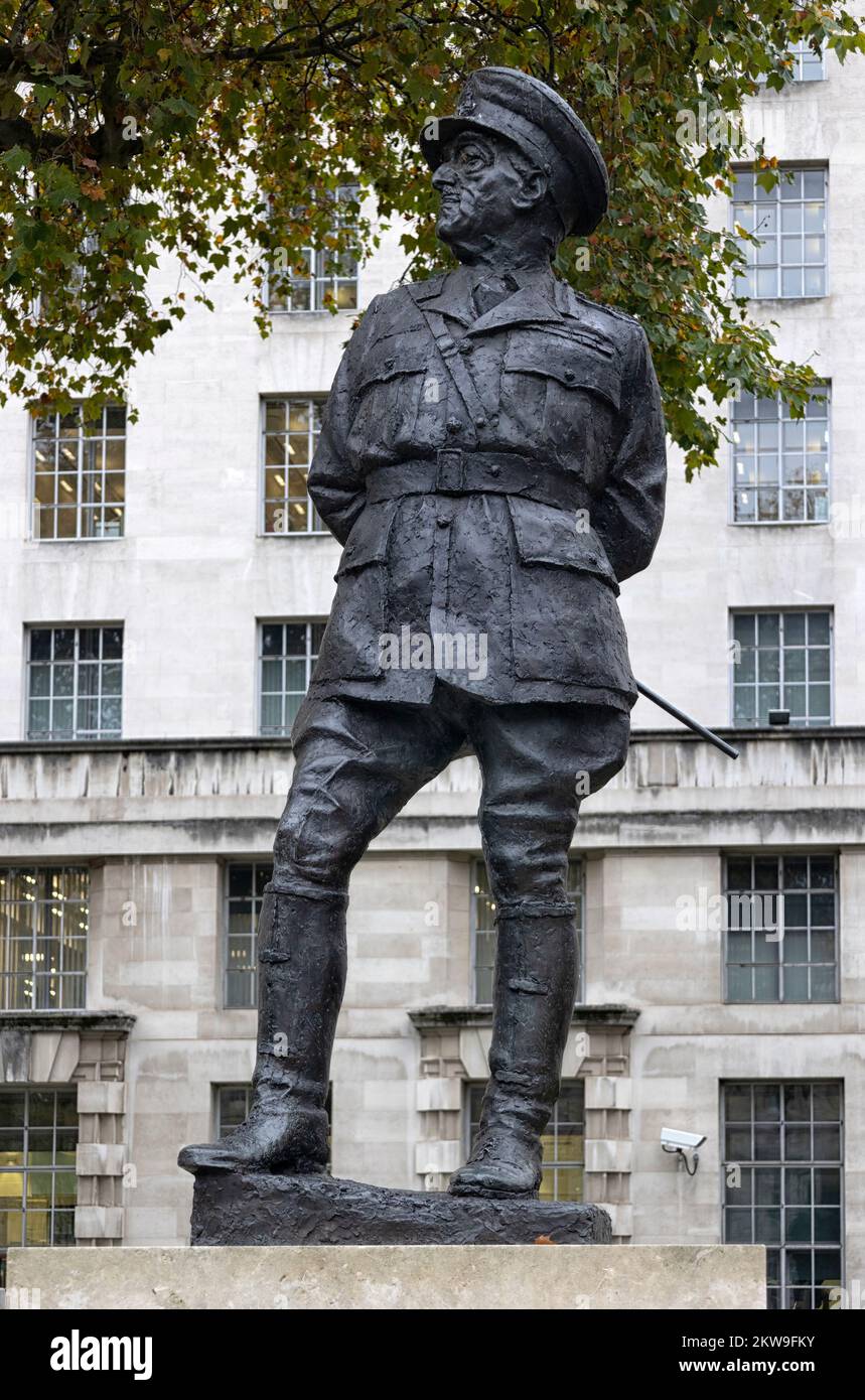 LONDRES, Royaume-Uni - 16 NOVEMBRE 2022 : statue du vicomte Alan Brooke ...
