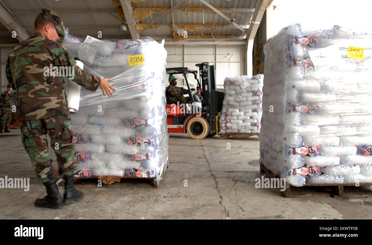 Hurricane Wilma, Homestead, FL, 30 octobre 2005 Guardsman national ...