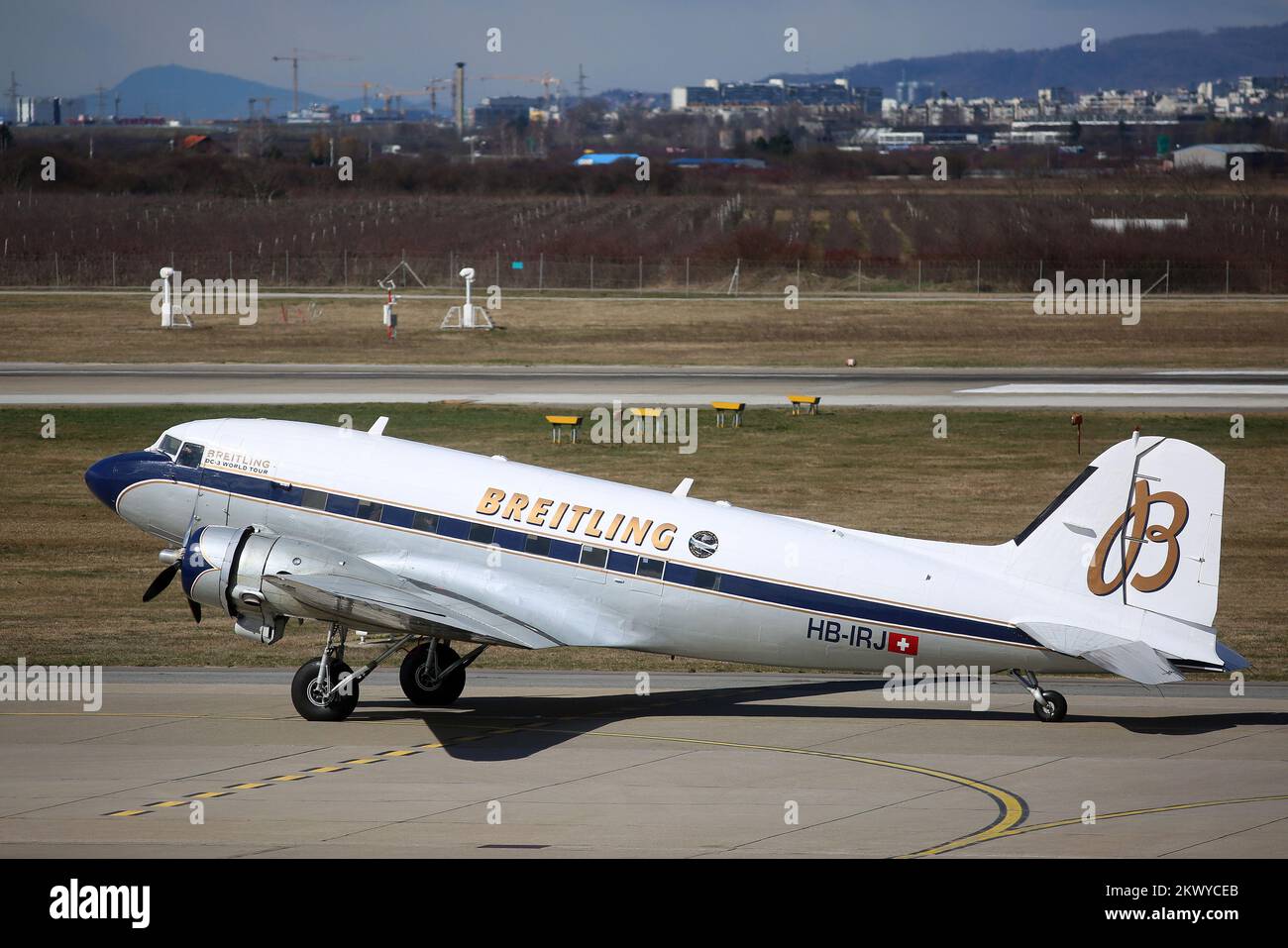 10.03.2017., Croatie, Zagreb - l'avion emblématique Breitling Douglas DC-3 a atterri à l ...