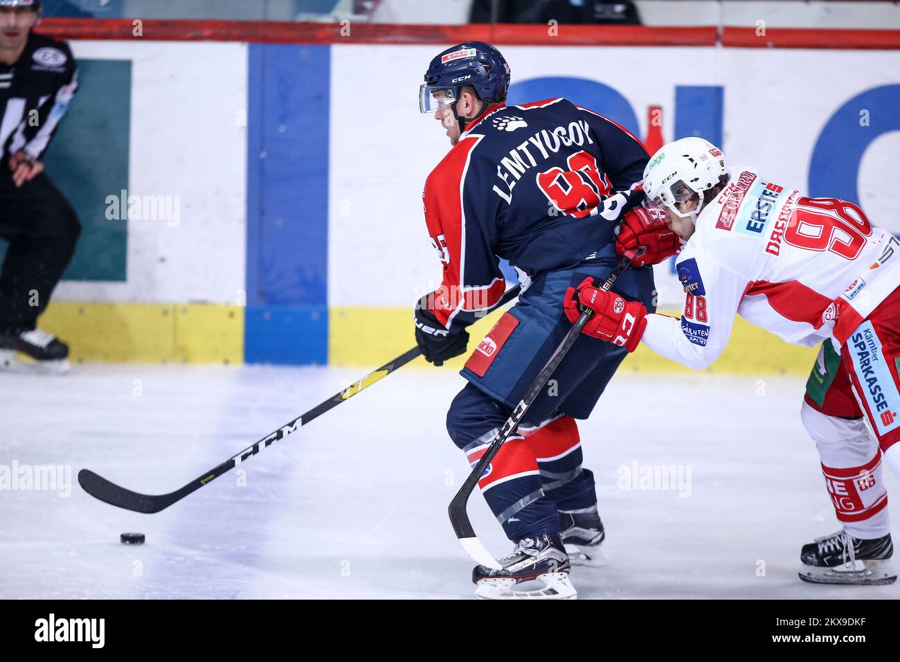 Andrew kozek Banque de photographies et d’images à haute résolution - Alamy