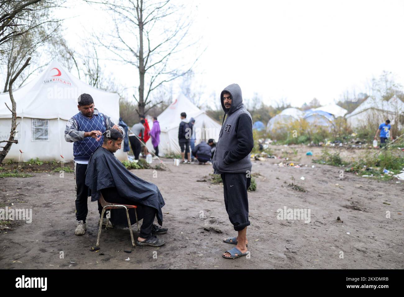 11.11.2019., Bihac, Bosnie-Herzégovine - il y a entre 1000 et 2000 ...