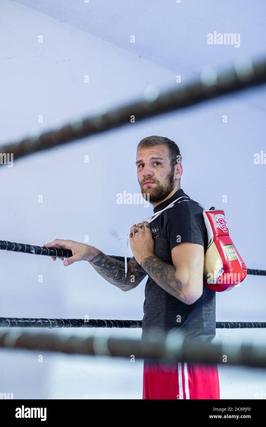 Le champion croate de boxe Luka Plantic est vu pendant l'entraînement avant de partir pour les ...