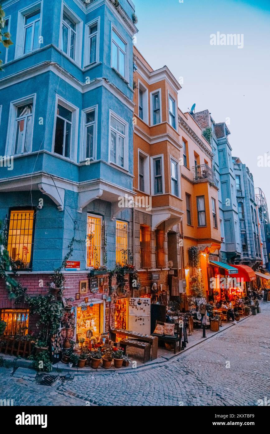 Vue sur la rue du quartier de Balat à Istanbul. Balat est une ...