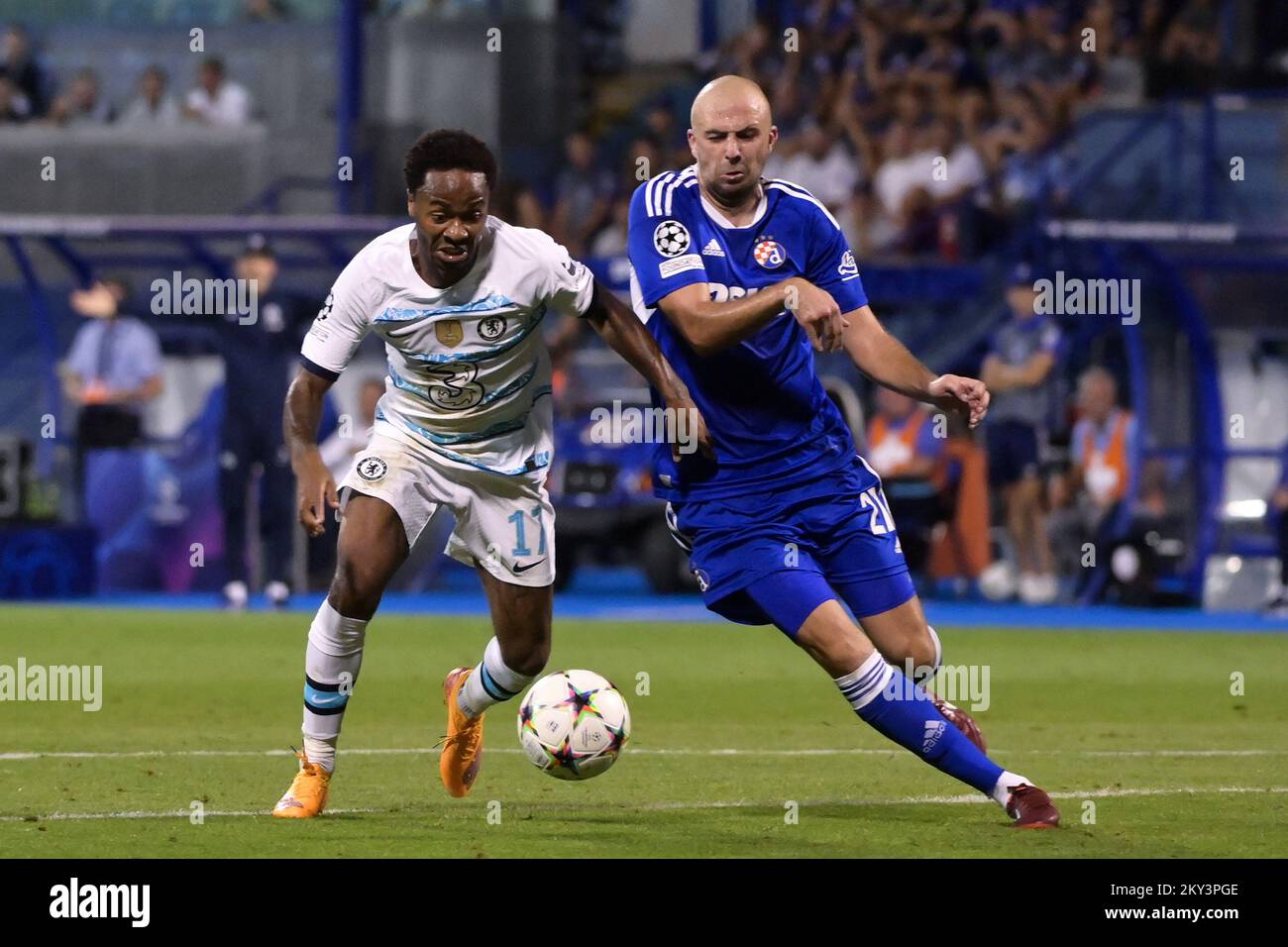 ZAGREB, CROATIE - SEPTEMBRE 06 : Raheem Sterling de Chelsea et Josip ...