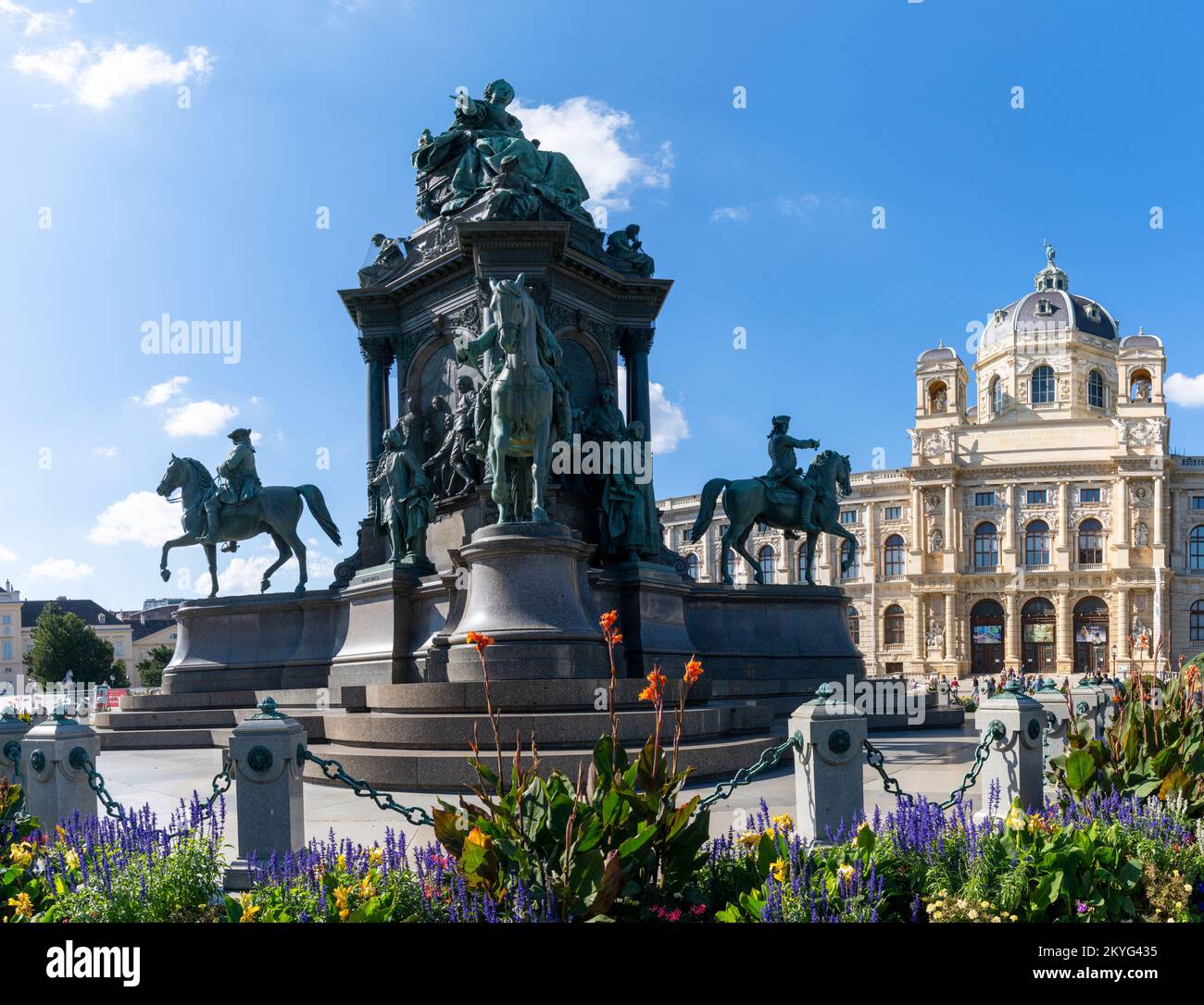 Vienne, Autriche - 22 septembre 2022 : le monument Maria Theresa et le ...