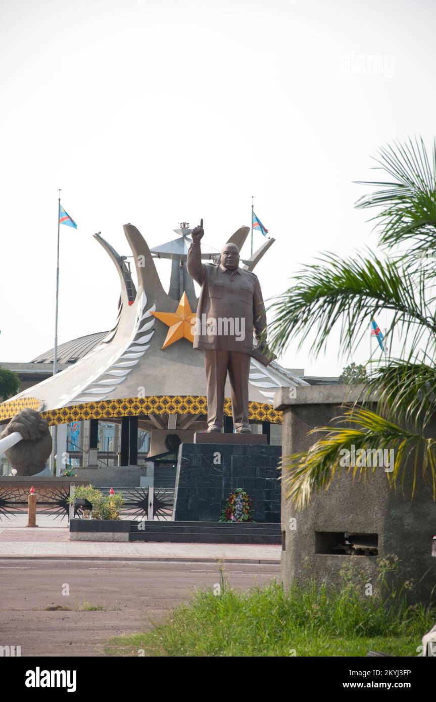 Statue mausolée kinshasa laurent kabila Banque de photographies et d ...