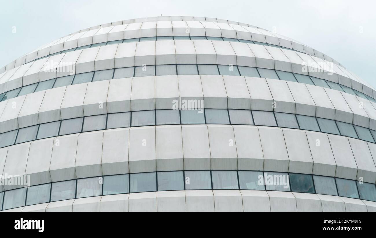 Détails du bâtiment rond moderne. Architecture moderne. Vue en angle ...