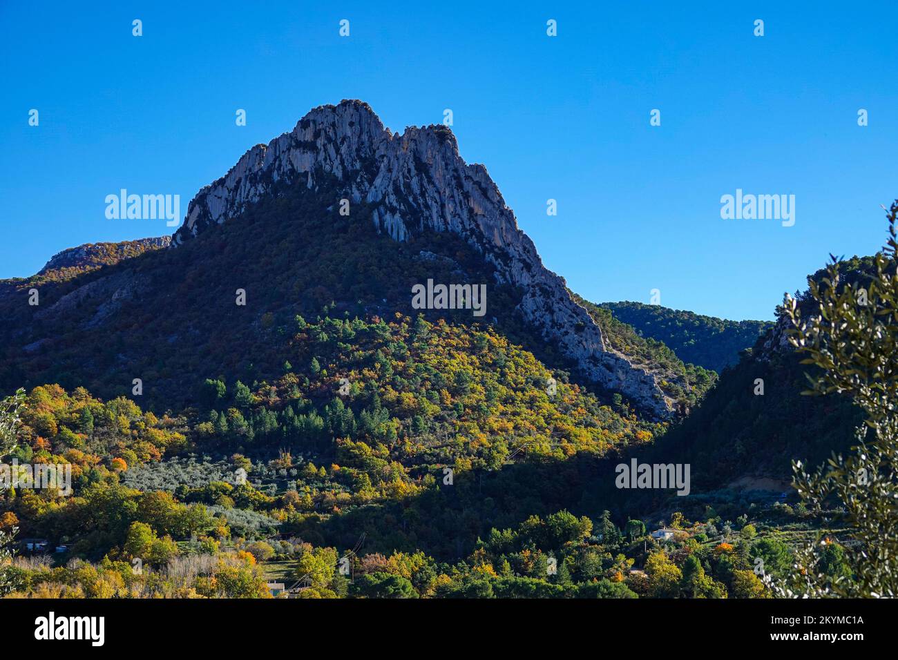 Le rocher st julien Banque de photographies et d’images à haute ...