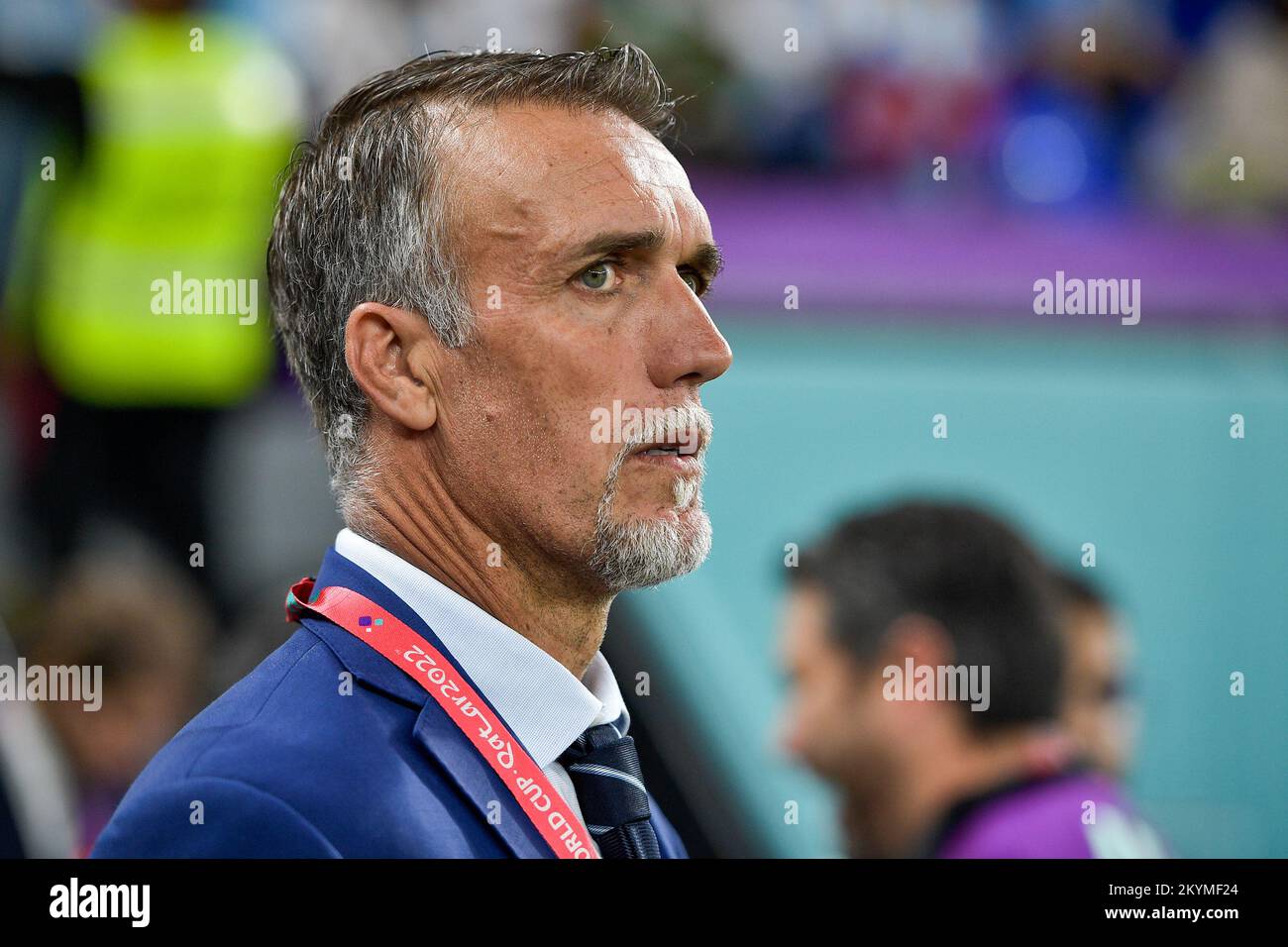 DOHA, QATAR - NOVEMBRE 30 : Gabriel Batistuta avant le match du groupe ...
