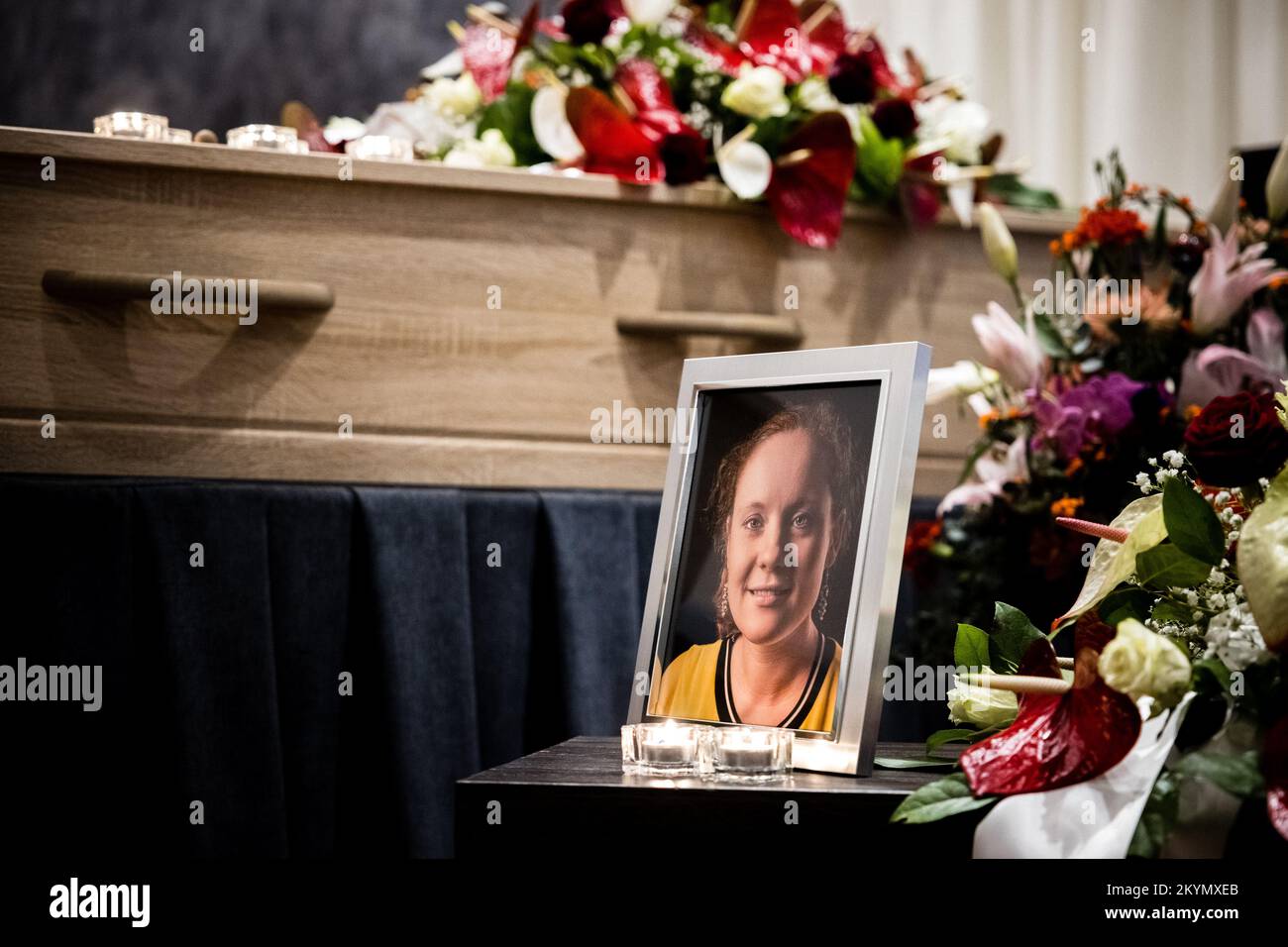 BAEXEM - le cercueil avec Silvana Heber dans la salle de cérémonie du ...