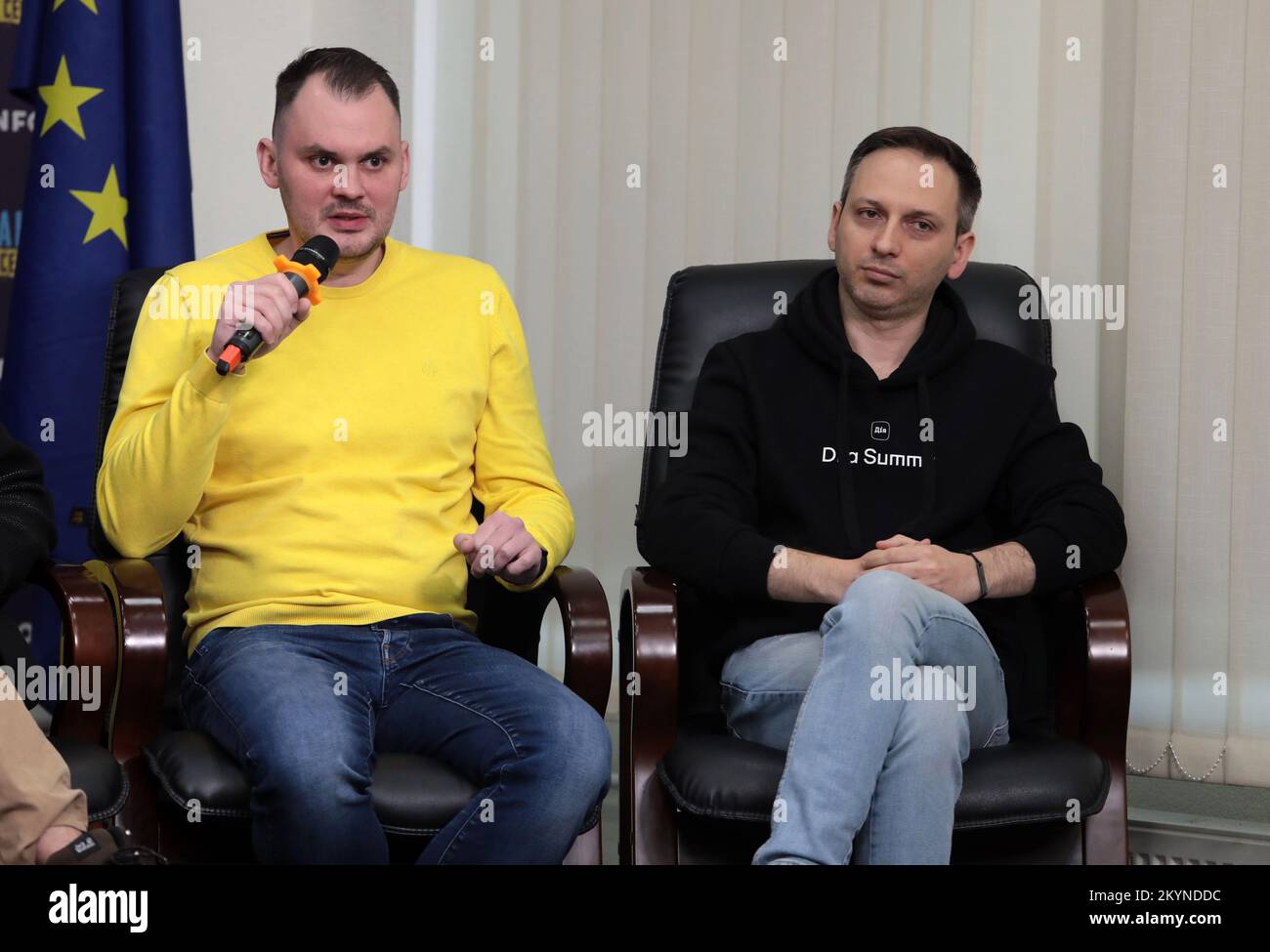 KIEV, UKRAINE - 1 DÉCEMBRE 2022 - Chef de projet pour la production de ...