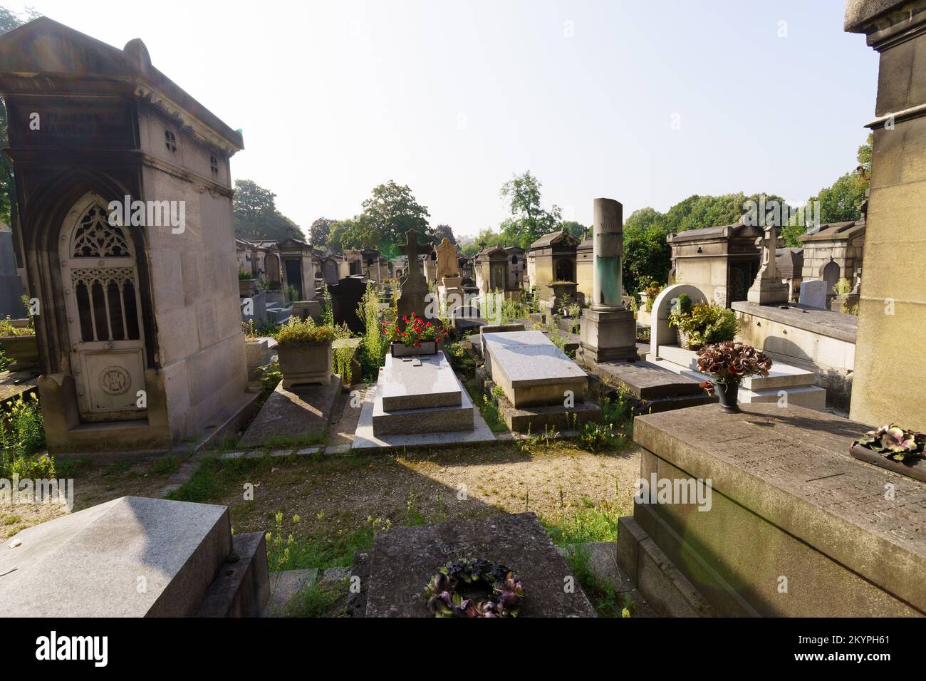 Une vue sur le cimetière du Père Lachaise, le plus grand cimetière de la ville de Paris Photo ...
