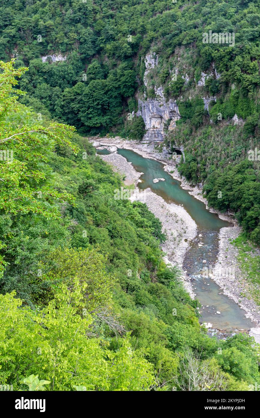 La gorge de la rivière Ckalcitela (Tskaltsitela) (eau rouge, rivière ...
