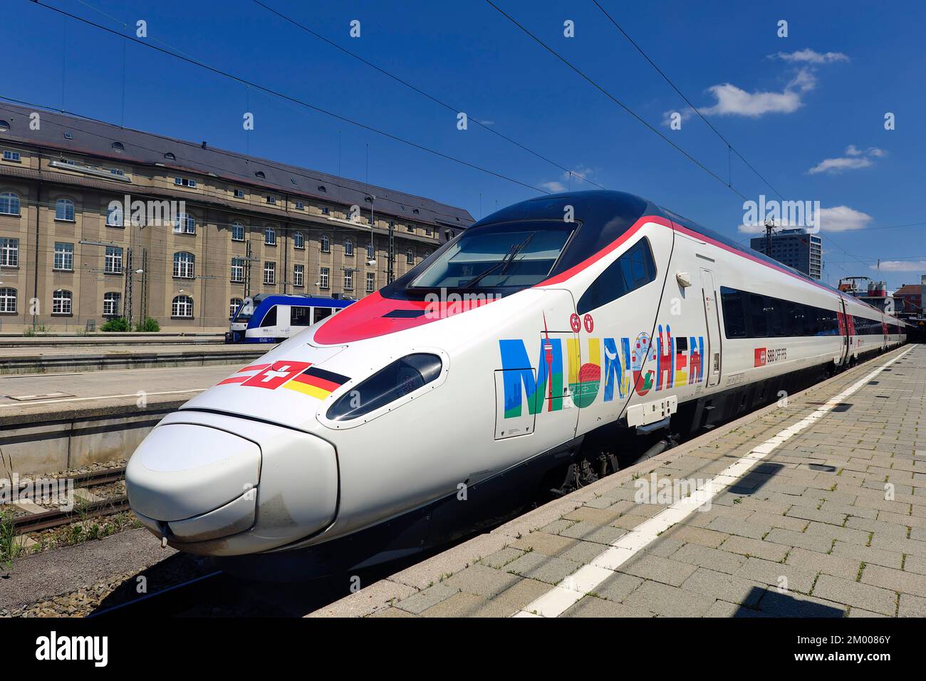 Eurocity train Munich Zurich, type ETR 610 de SBB, gare principale de ...