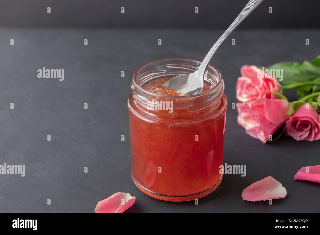 Confiture de rose bulgare Banque de photographies et d’images à haute ...