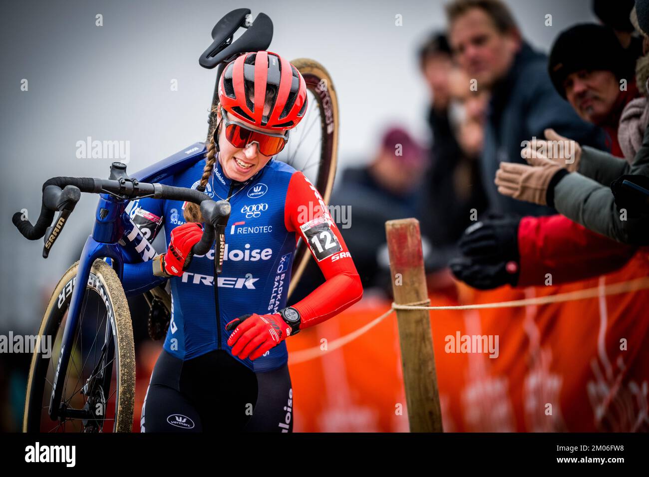 Dutch Shirin van Anrooij photographié en action lors de la course ...