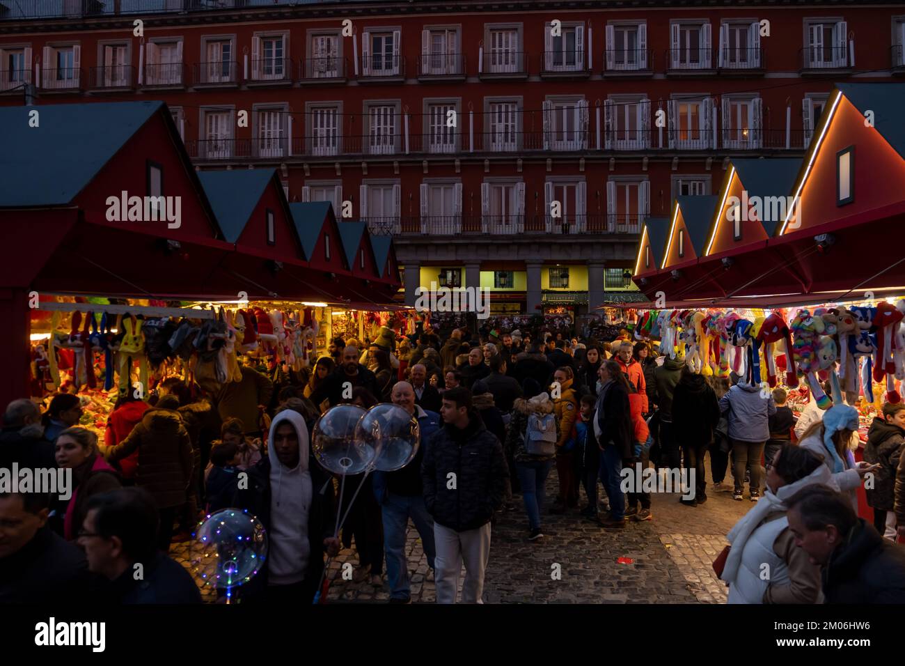 Madrid, Espagne 03 décembre 2022. Marché de Noël sur la célèbre Plaza ...