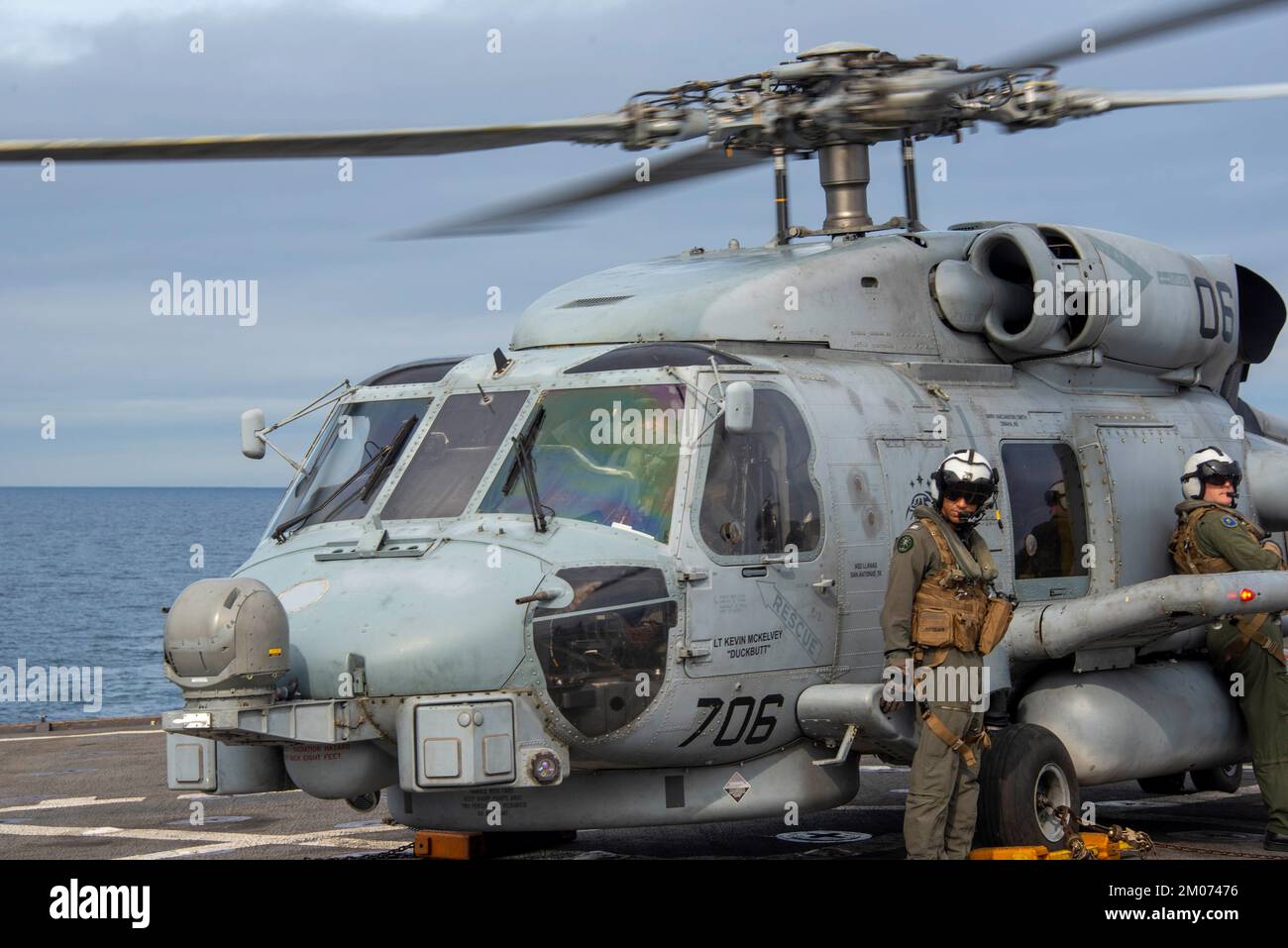 OCÉAN PACIFIQUE (2 décembre 2022) – Lt. Cmdr. Ruben Tapia, panneau d ...