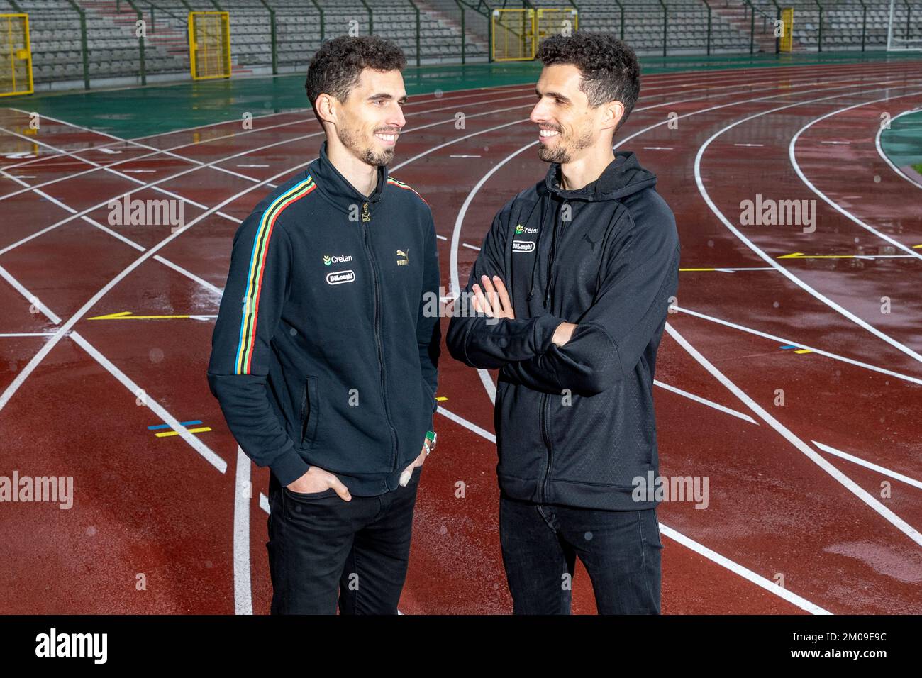Le Belge Kevin Borlee et le Belge Jonathan Borlee photographiés sur une ...