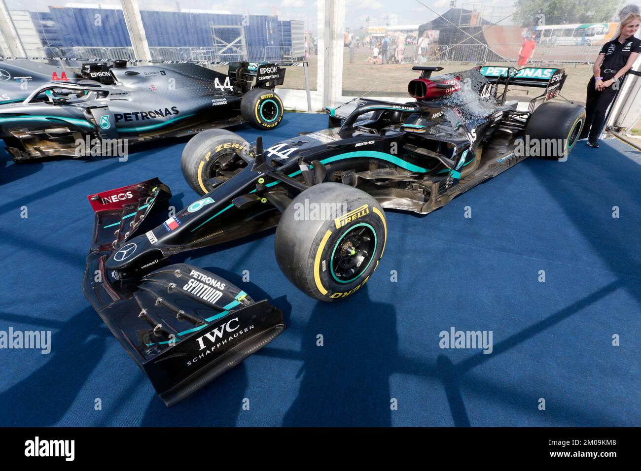 Vue de face de Sir Lewis Hamiltons 2022 F1, voiture de course Mercedes AMG F1 W11 EQ Performance ...