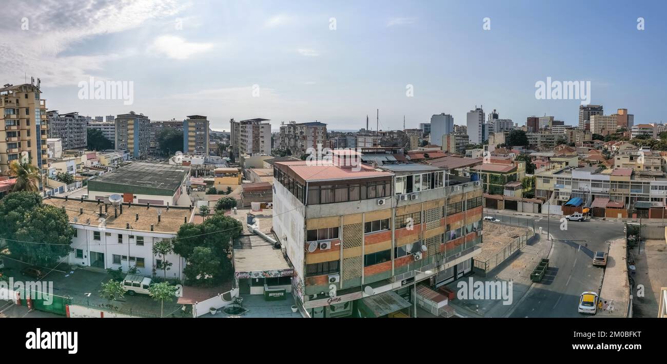Luanda Angola - 11 06 2022: Vue panoramique sur les quartiers de ...