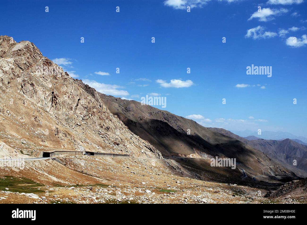 Salang pass tunnel Banque de photographies et d’images à haute ...