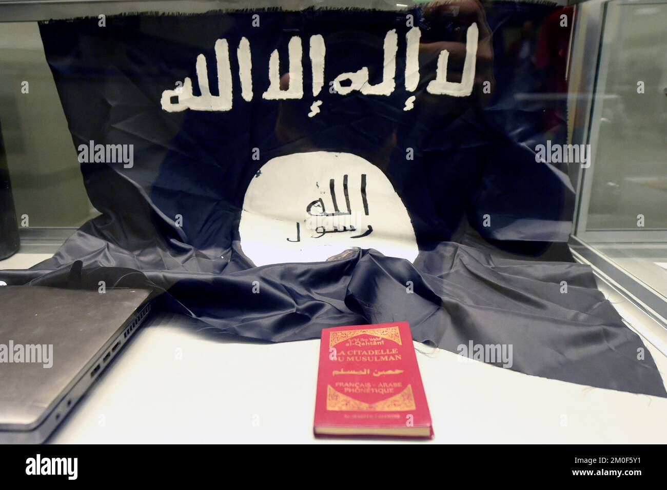 Isil flag Banque de photographies et d’images à haute résolution - Alamy