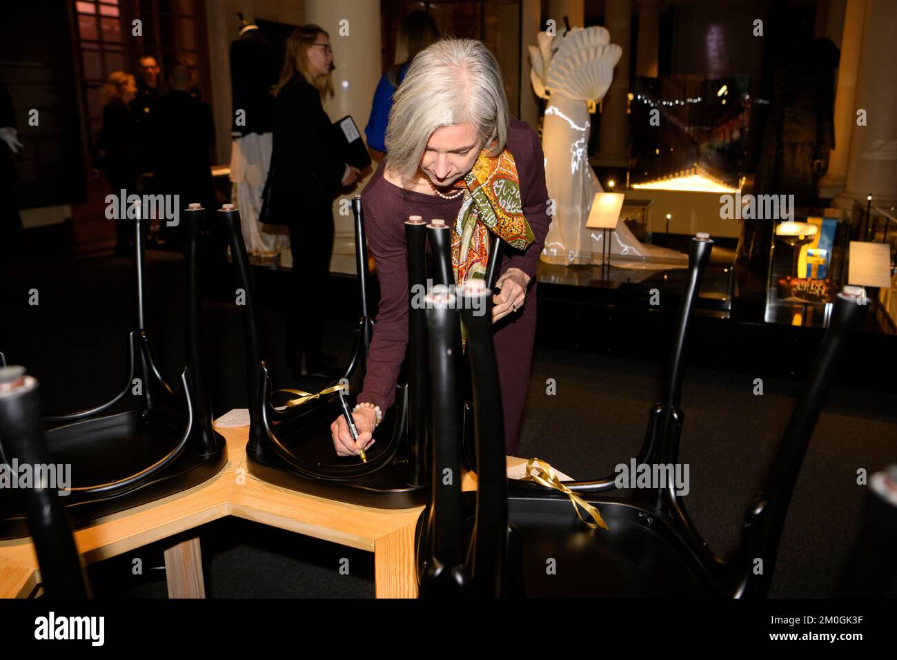 Prix Nobel de chimie 2020 Jennifer A. Doudna, des États-Unis, signe une ...