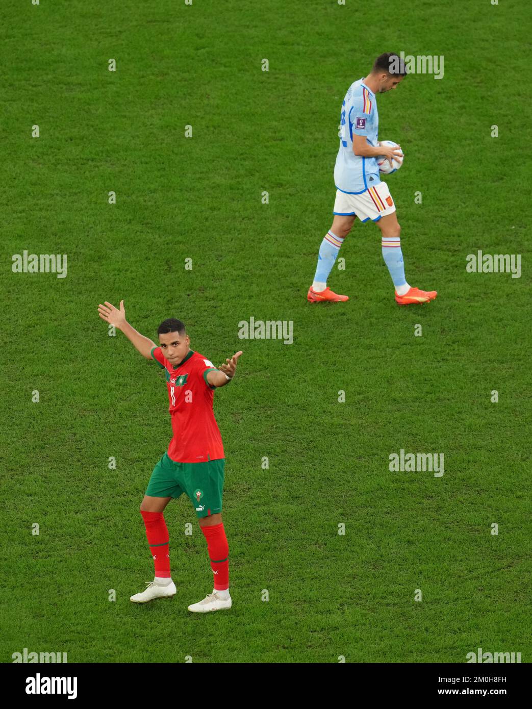 Le Maroc Abdelhamid Sabiri (à gauche) célèbre sa pénalité, alors que ...