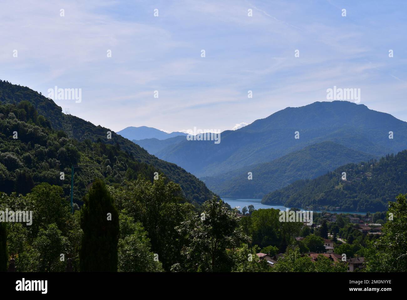 Ledro valley Banque de photographies et d’images à haute résolution - Alamy