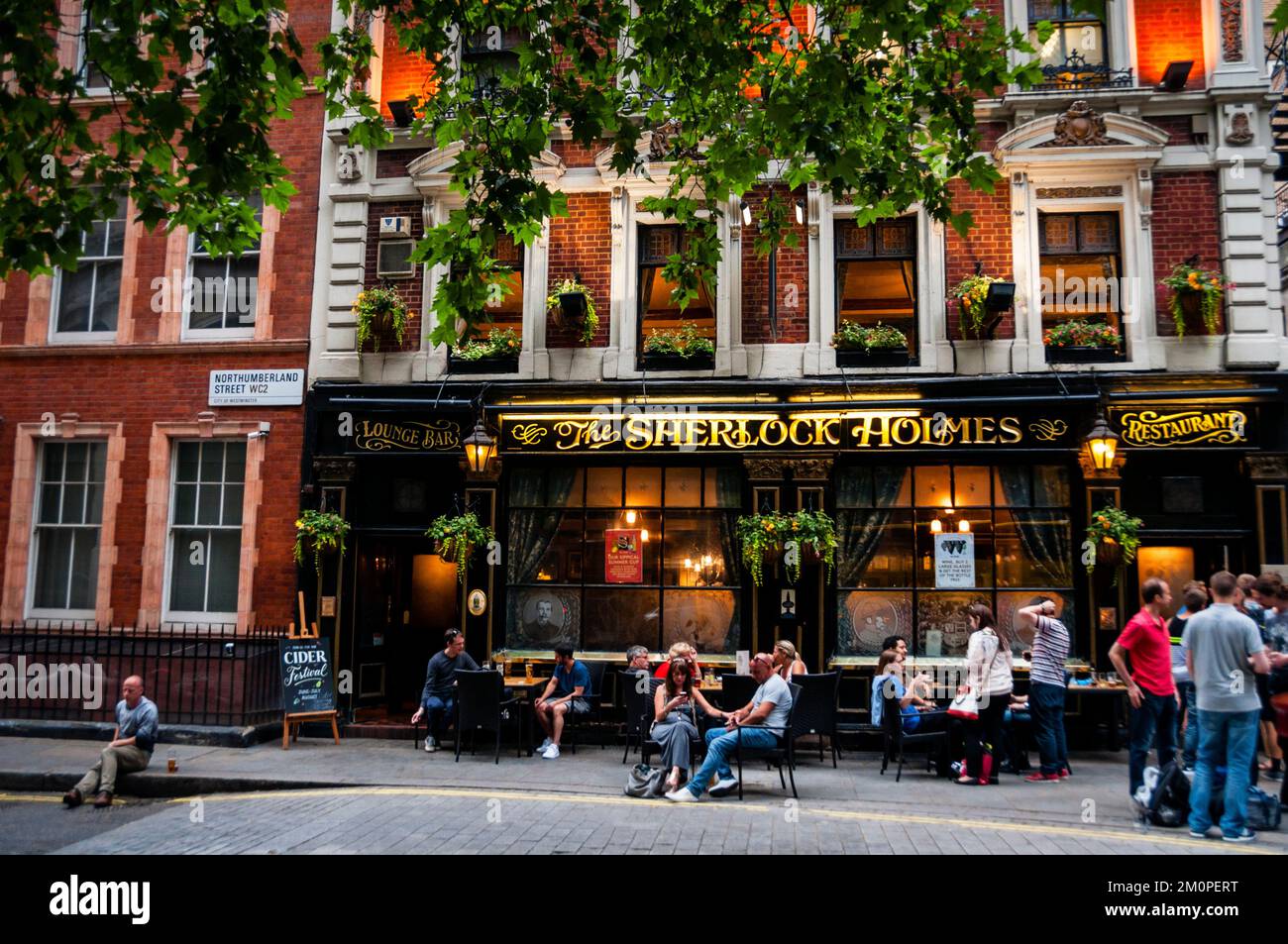 Sherlock holmes restaurant Banque de photographies et d’images à haute ...